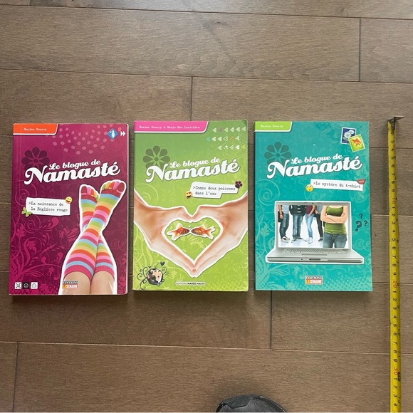 Toys | Le Blogue De Namast Book Set In French | Poshmark